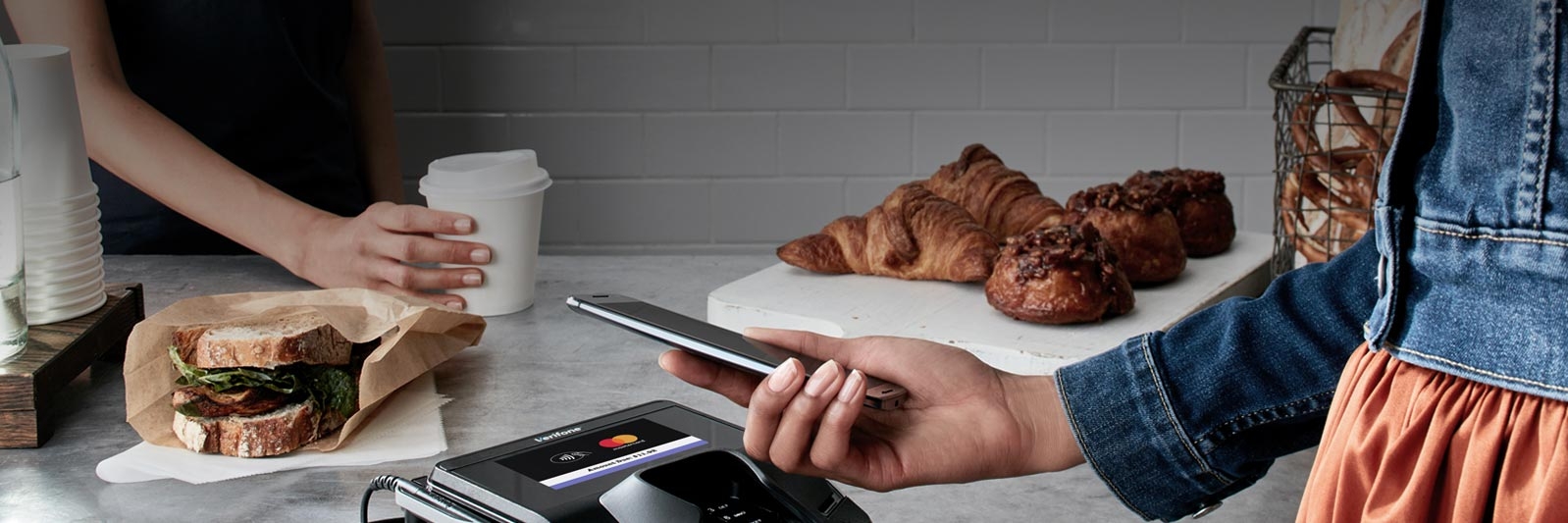 The Business Benefits Of Going Cashless With A Mobile Digital Wallet